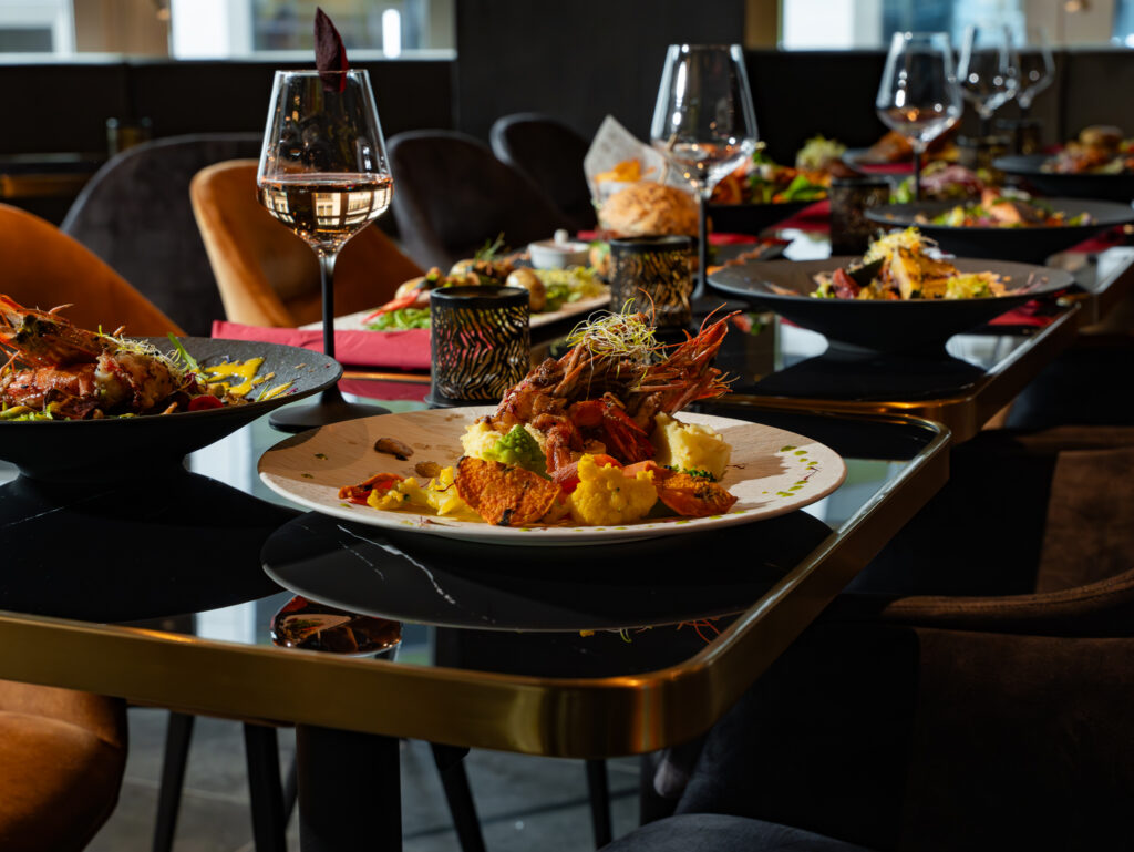 Atmos Bar & Restaurant